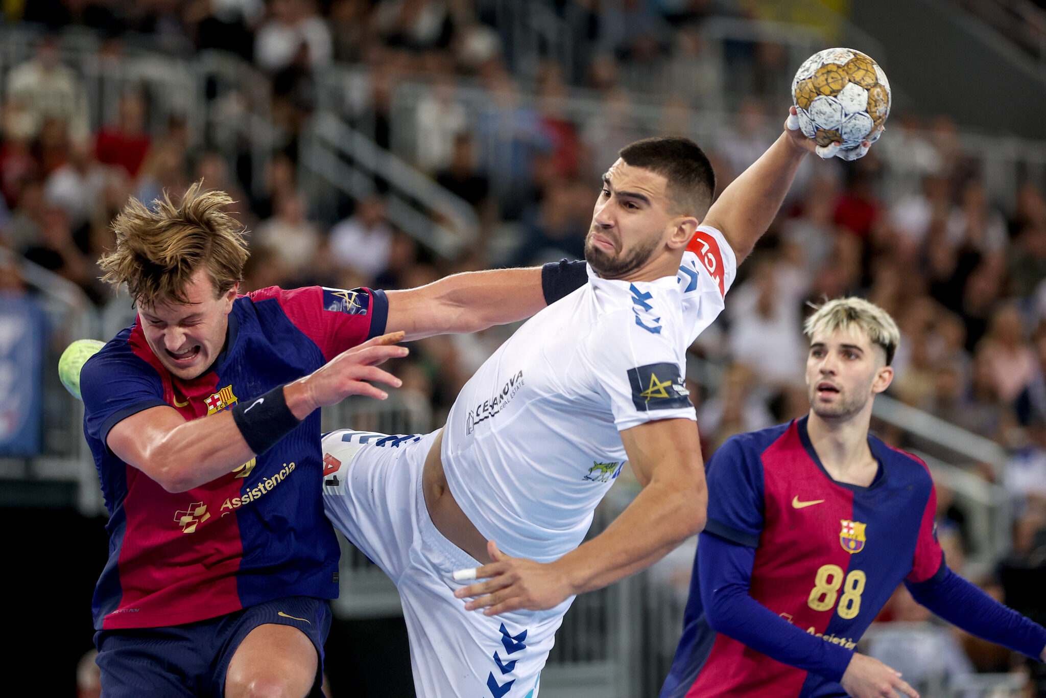 Нема крај на сапуницата „тепачка во Загреб“ - Милош Кос пријавен во ...