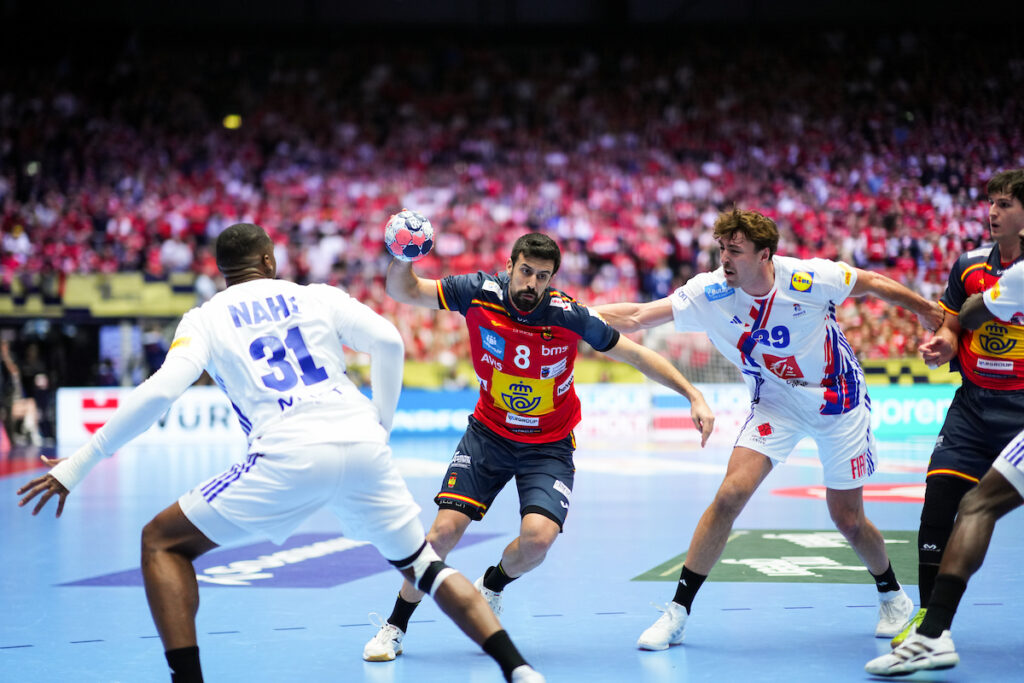 Шпанија ја шокира Франција и ја врати чекор назад во битката за ...